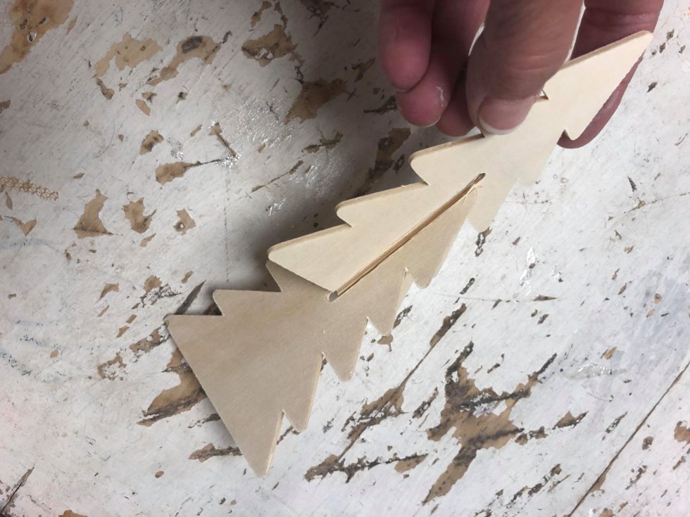 DIY Dollar General Puzzle Trees - The Shabby Tree