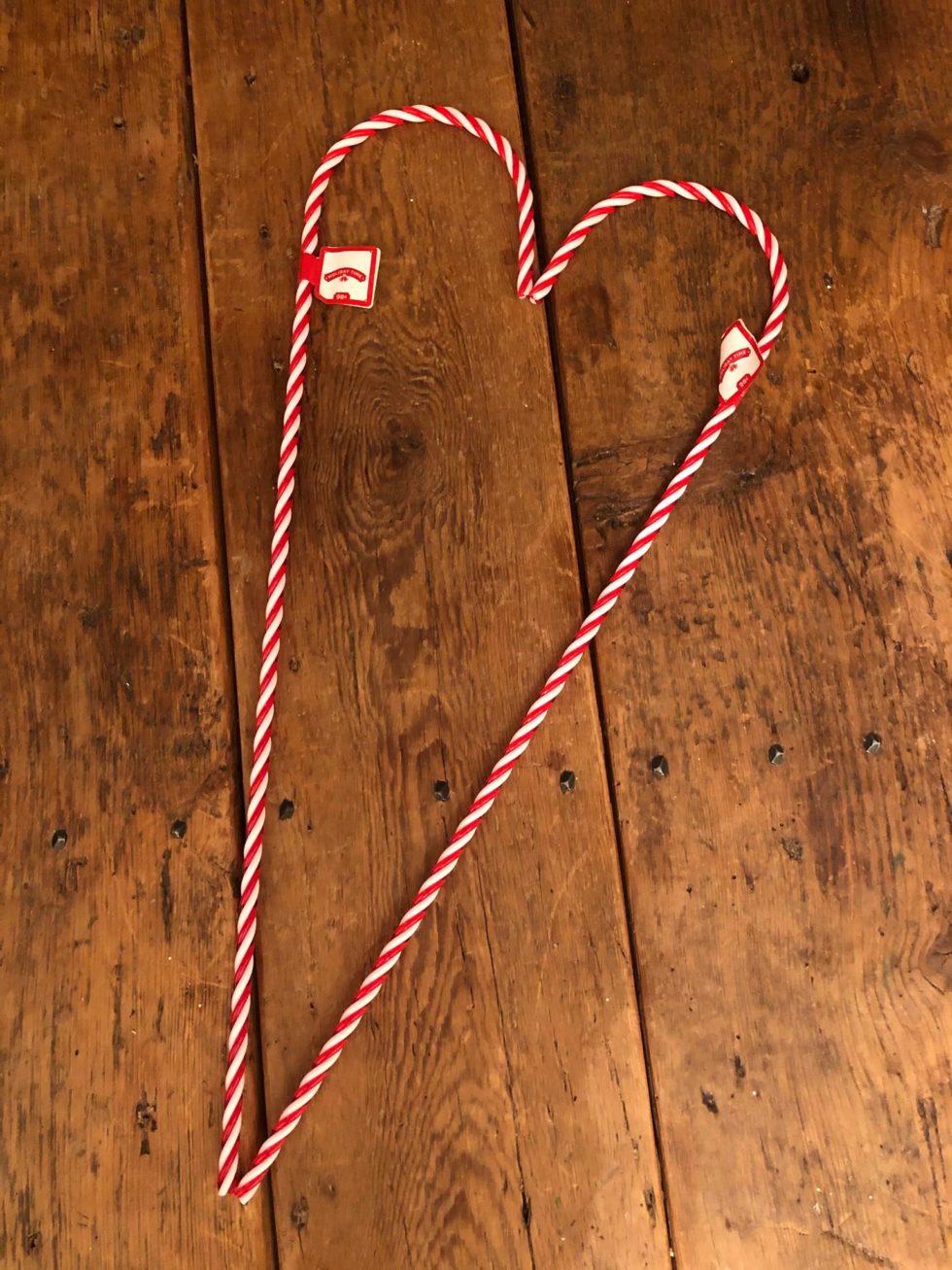 DIY Candy Cane Heart - The Shabby Tree