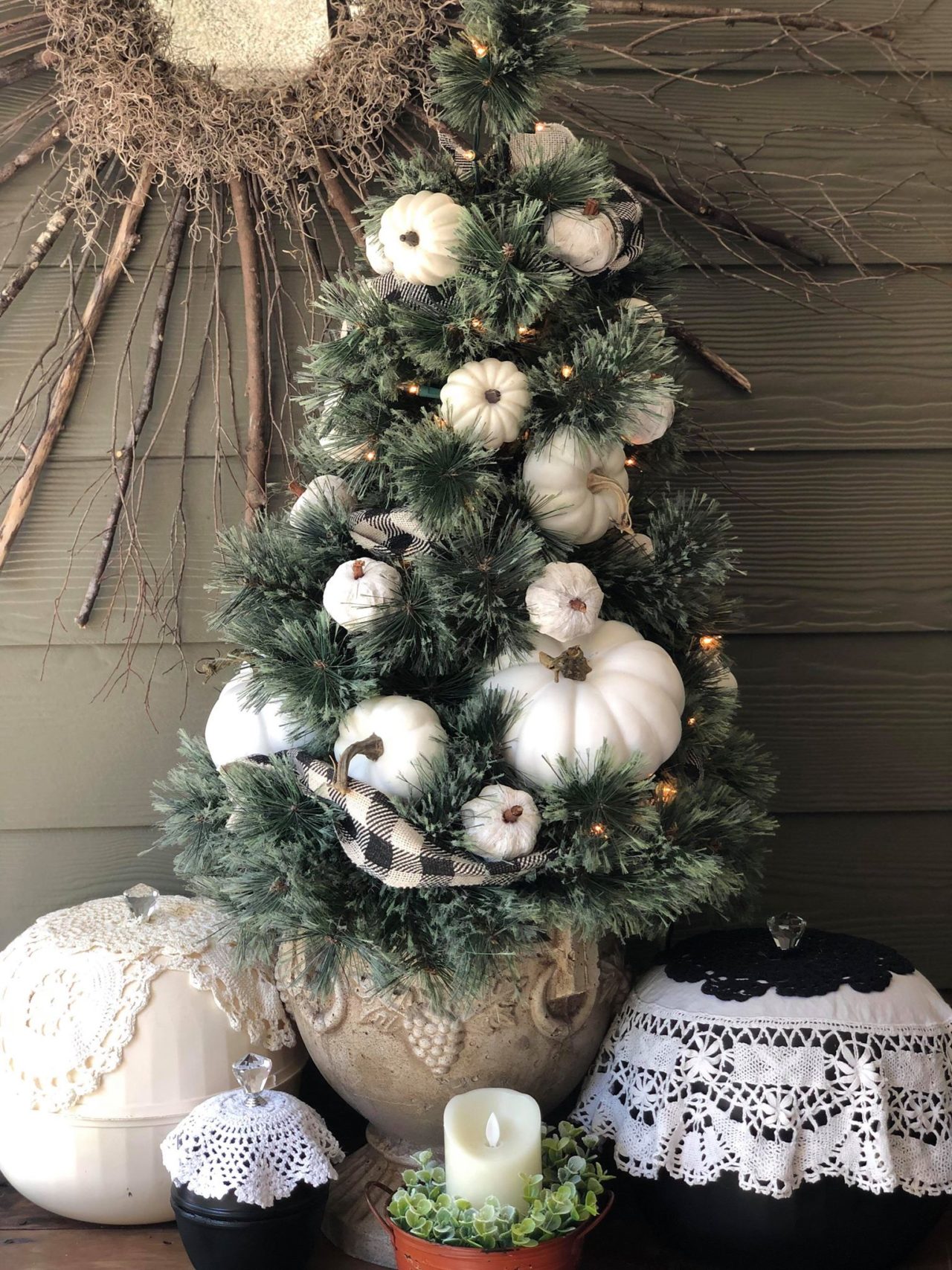Trees I Keep Up All Year Long - The Shabby Tree