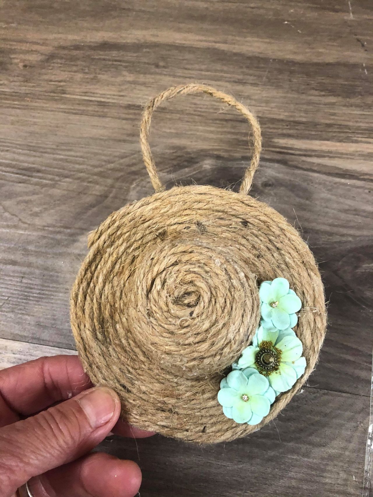 DIY Spring Hat Ornament - The Shabby Tree