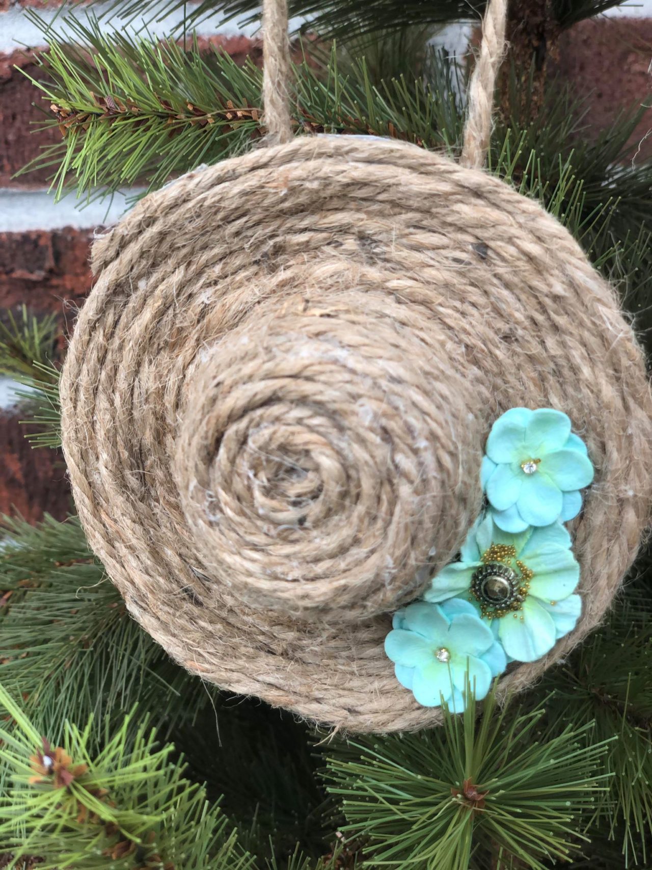 DIY Spring Hat Ornament - The Shabby Tree