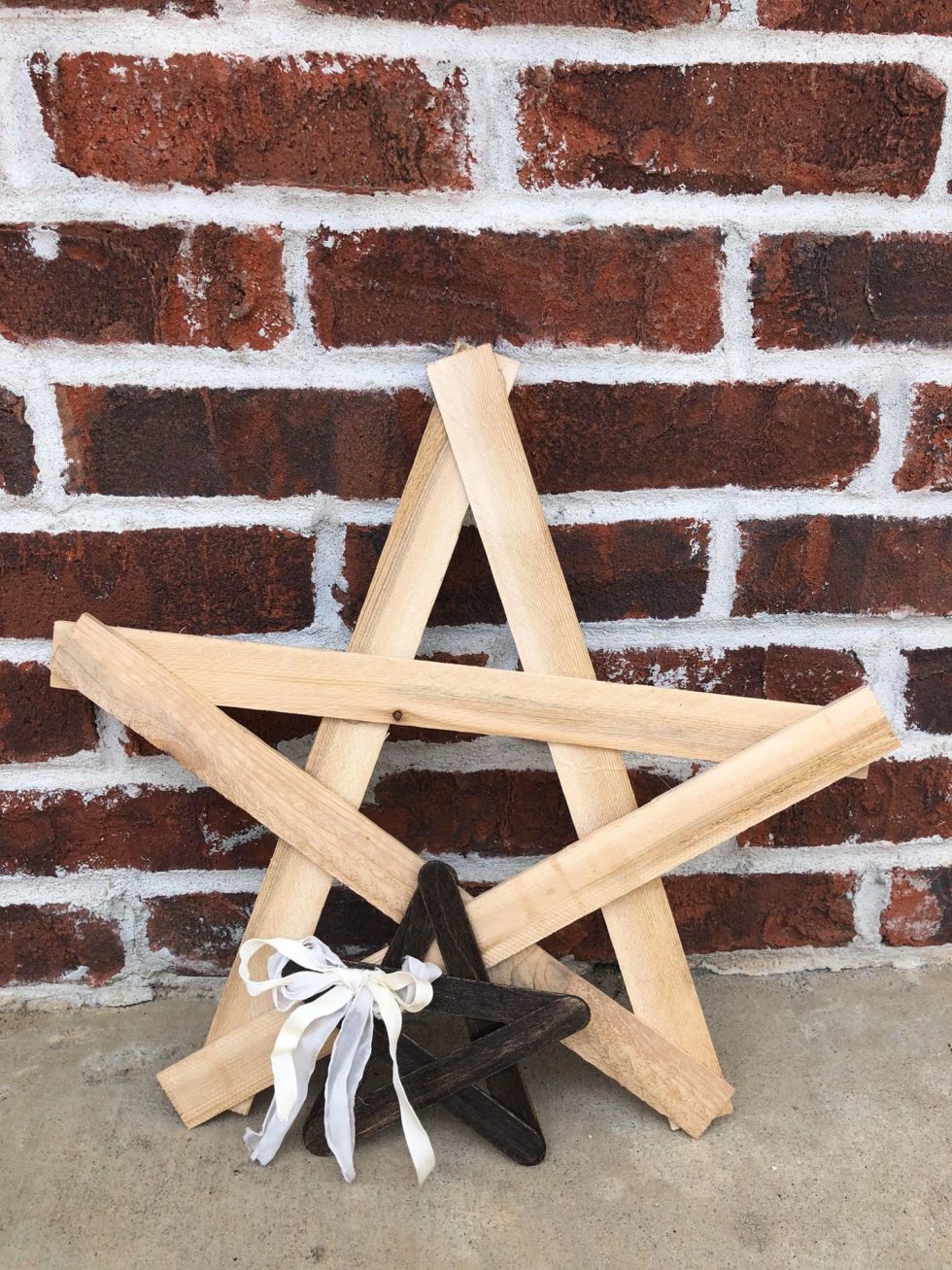 Easy DIY Wooden Star - The Shabby Tree