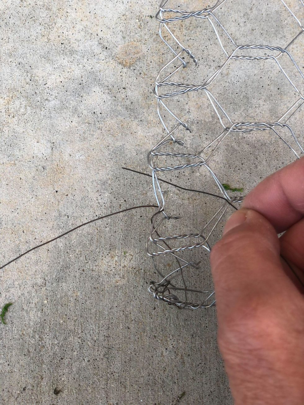 DIY Chicken Wire Garden Bag - The Shabby Tree