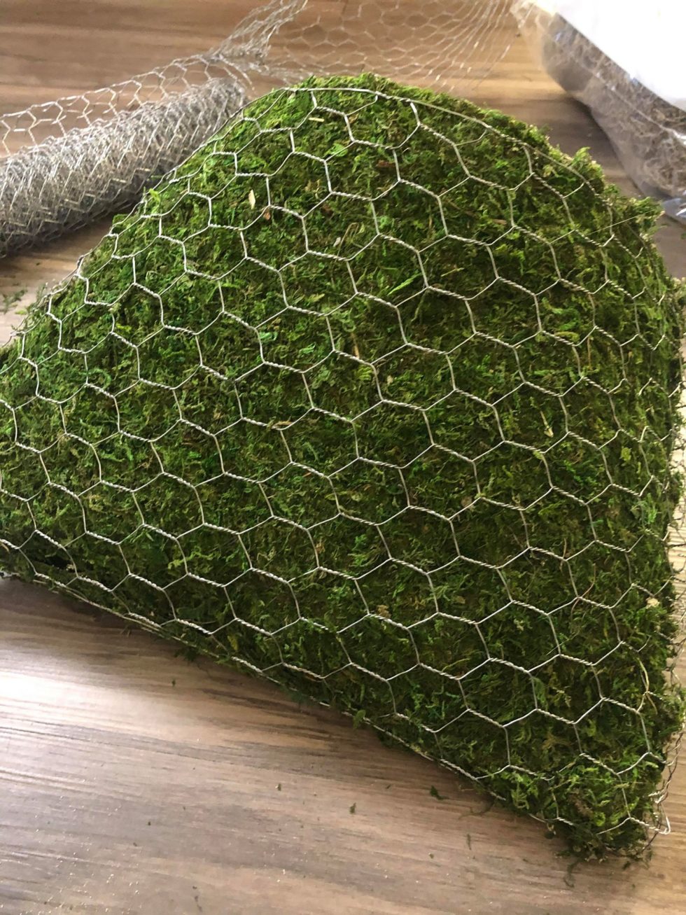 DIY Chicken Wire Garden Bag - The Shabby Tree