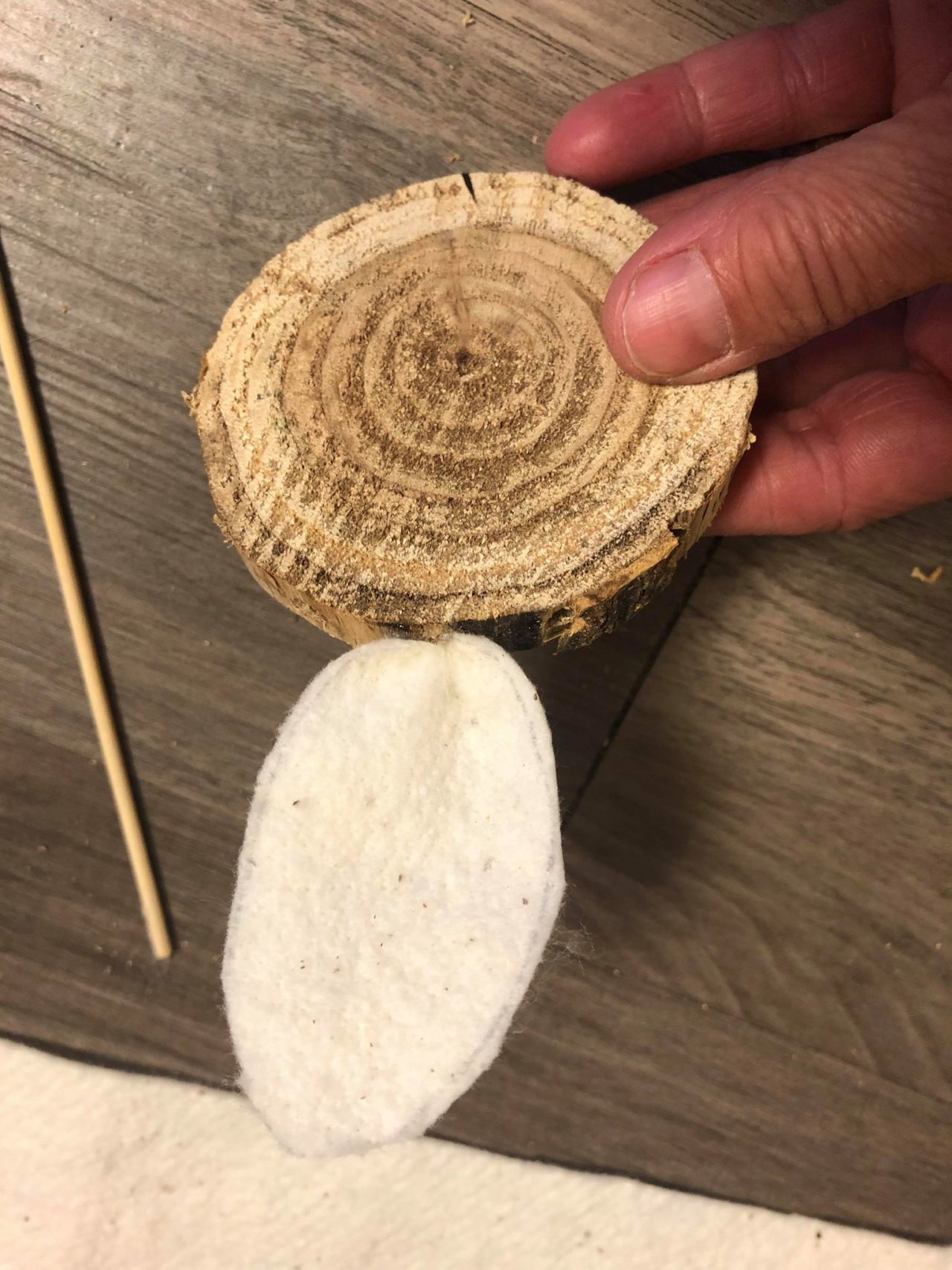 DIY Wooden Disc Flower - The Shabby Tree