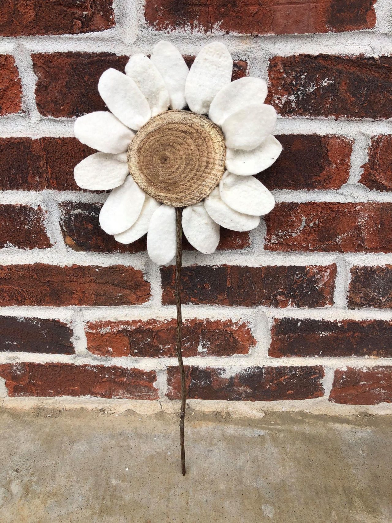 DIY Wooden Disc Flower - The Shabby Tree