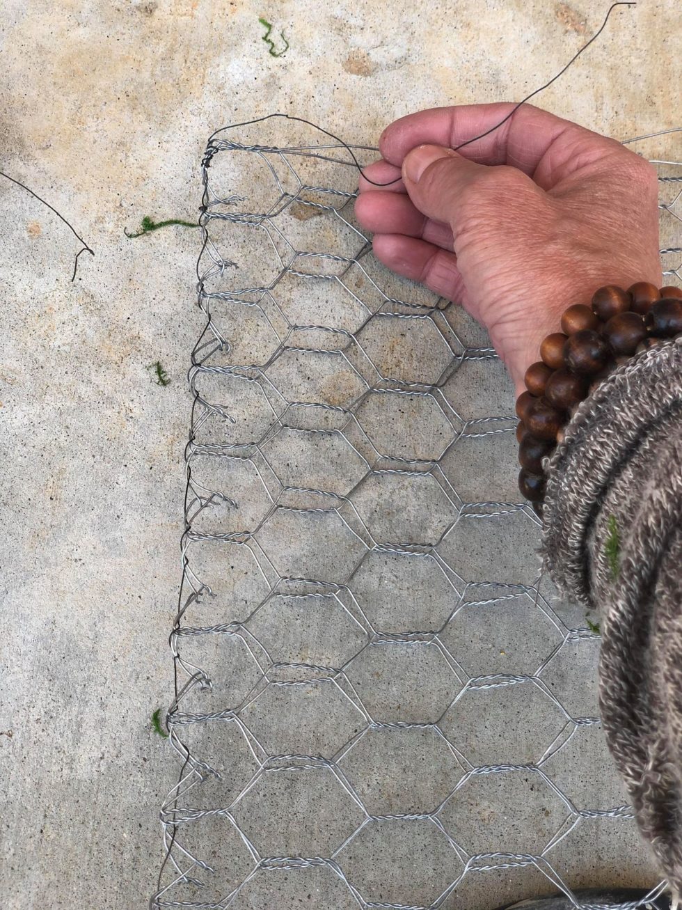 DIY Chicken Wire Garden Bag - The Shabby Tree