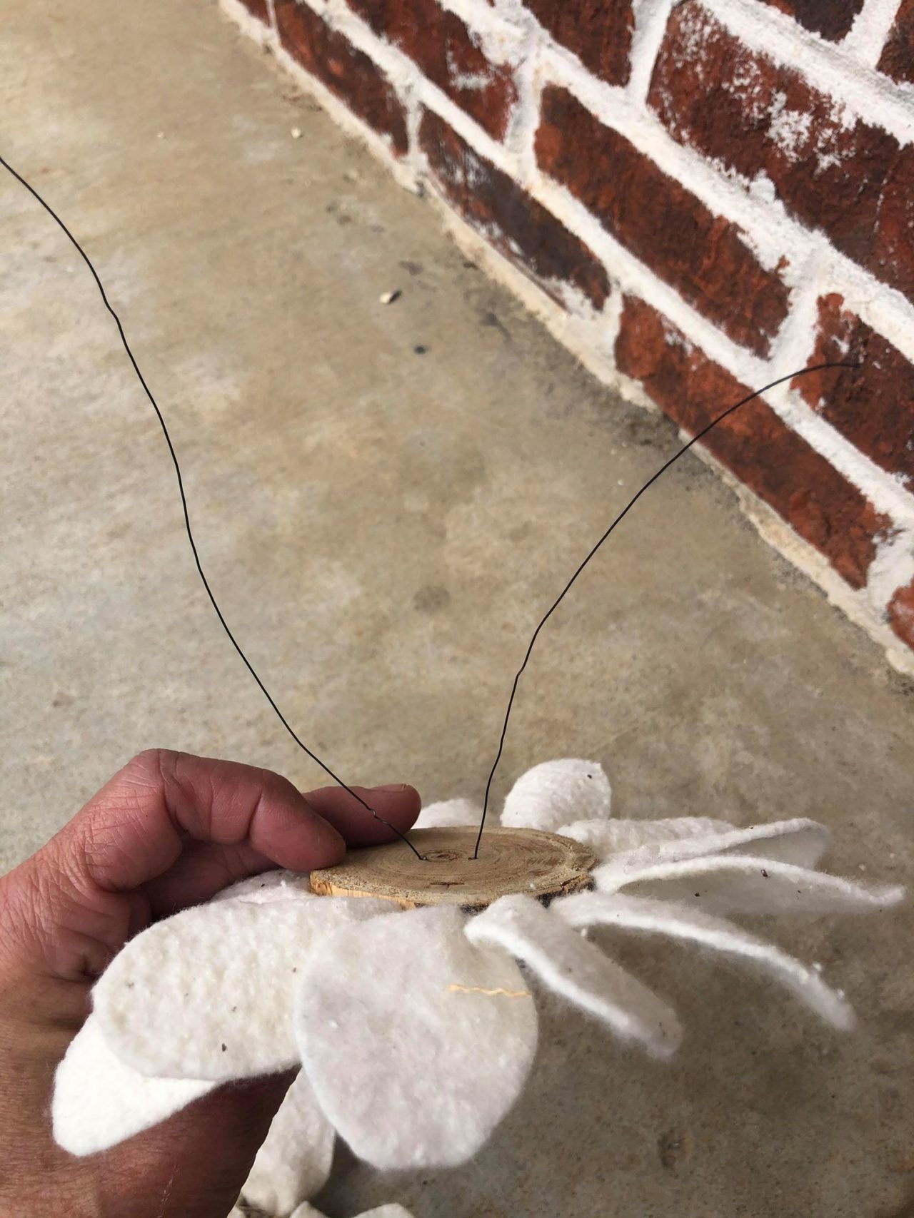 DIY Wooden Disc Flower - The Shabby Tree