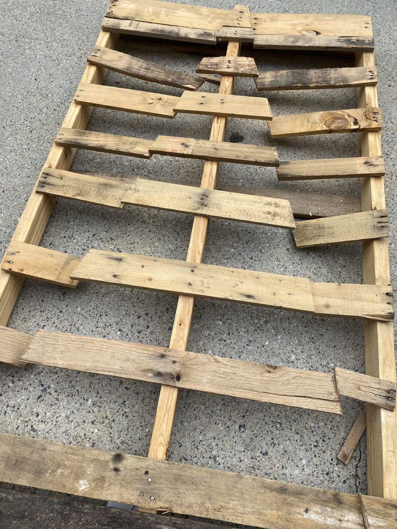 DIY Pallet Tree - The Shabby Tree