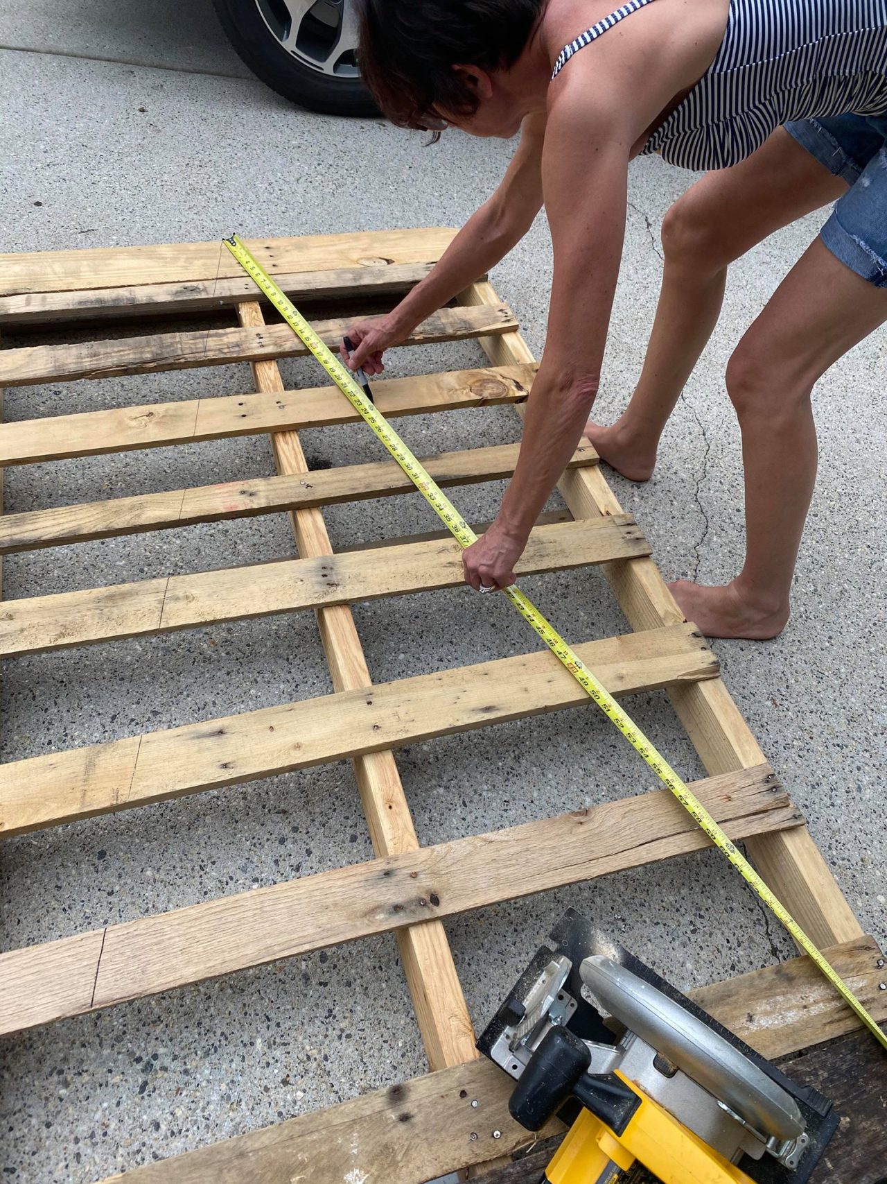 DIY Pallet Tree - The Shabby Tree