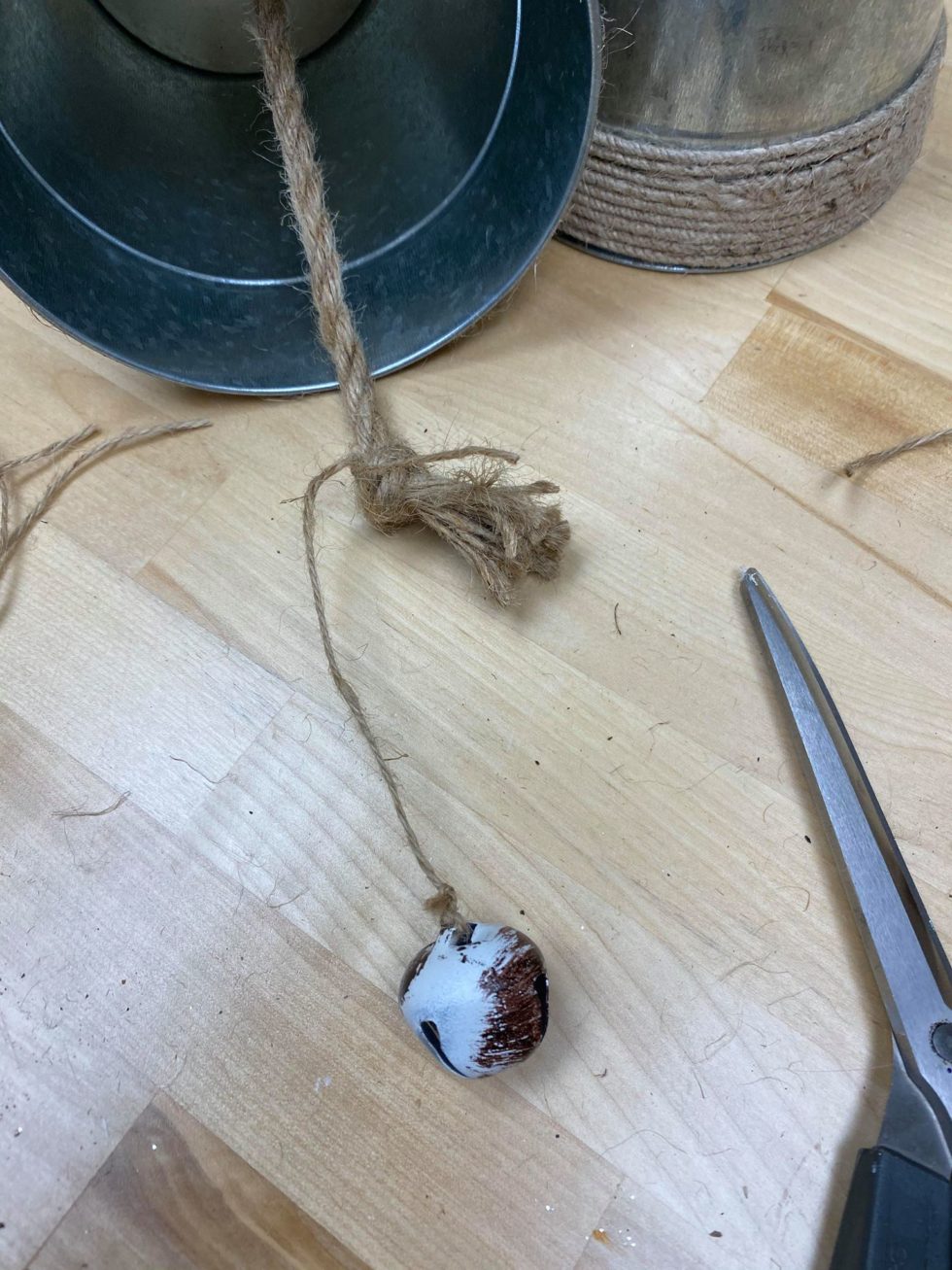 DIY Holiday Bells - The Shabby Tree