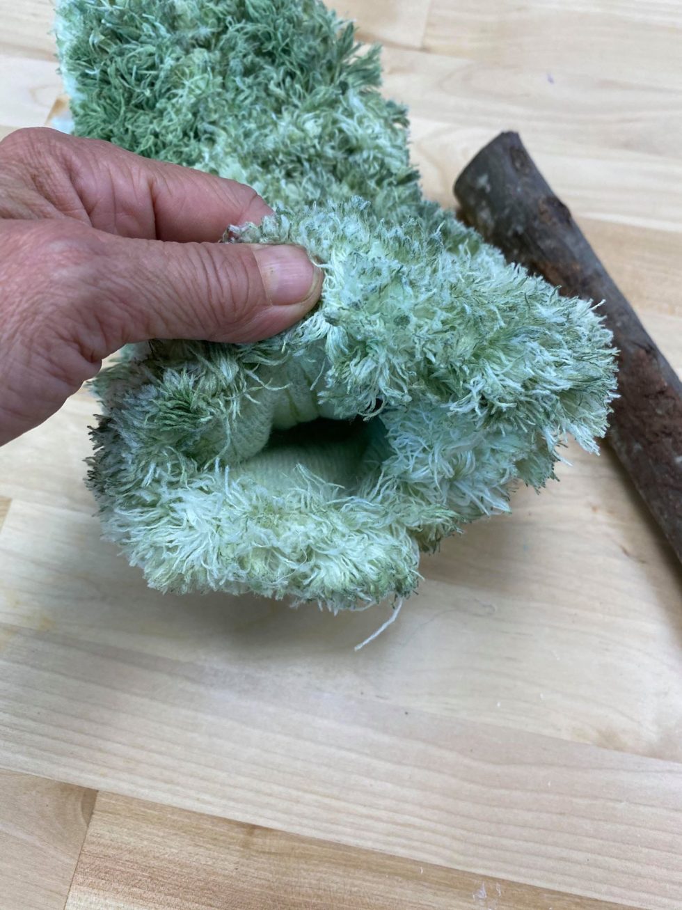 DIY Dollar Tree Mop Pad Tree - The Shabby Tree