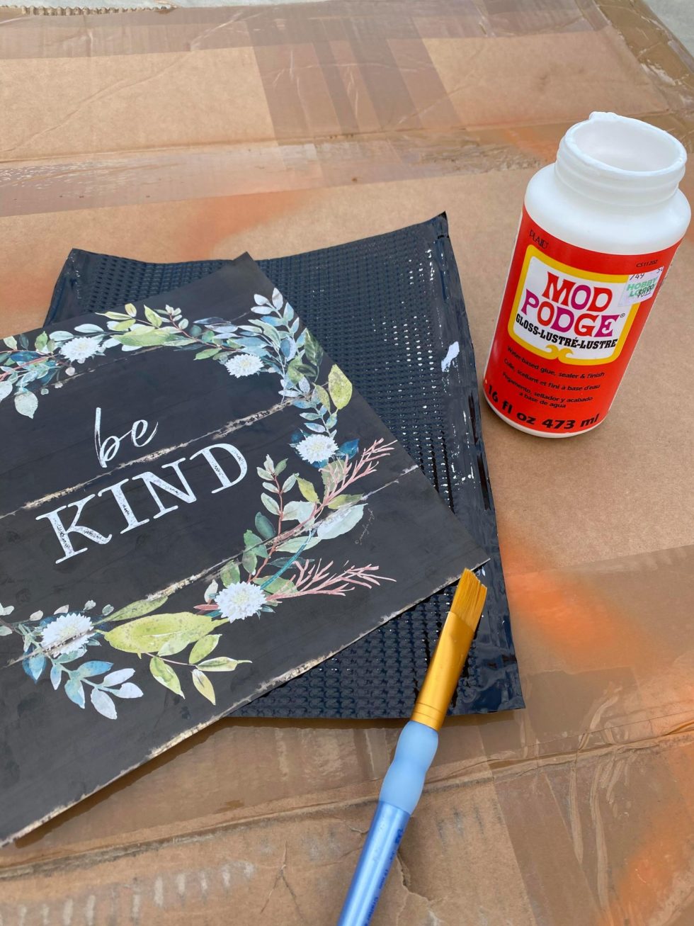 DIY Hanging Tin Pouch - The Shabby Tree