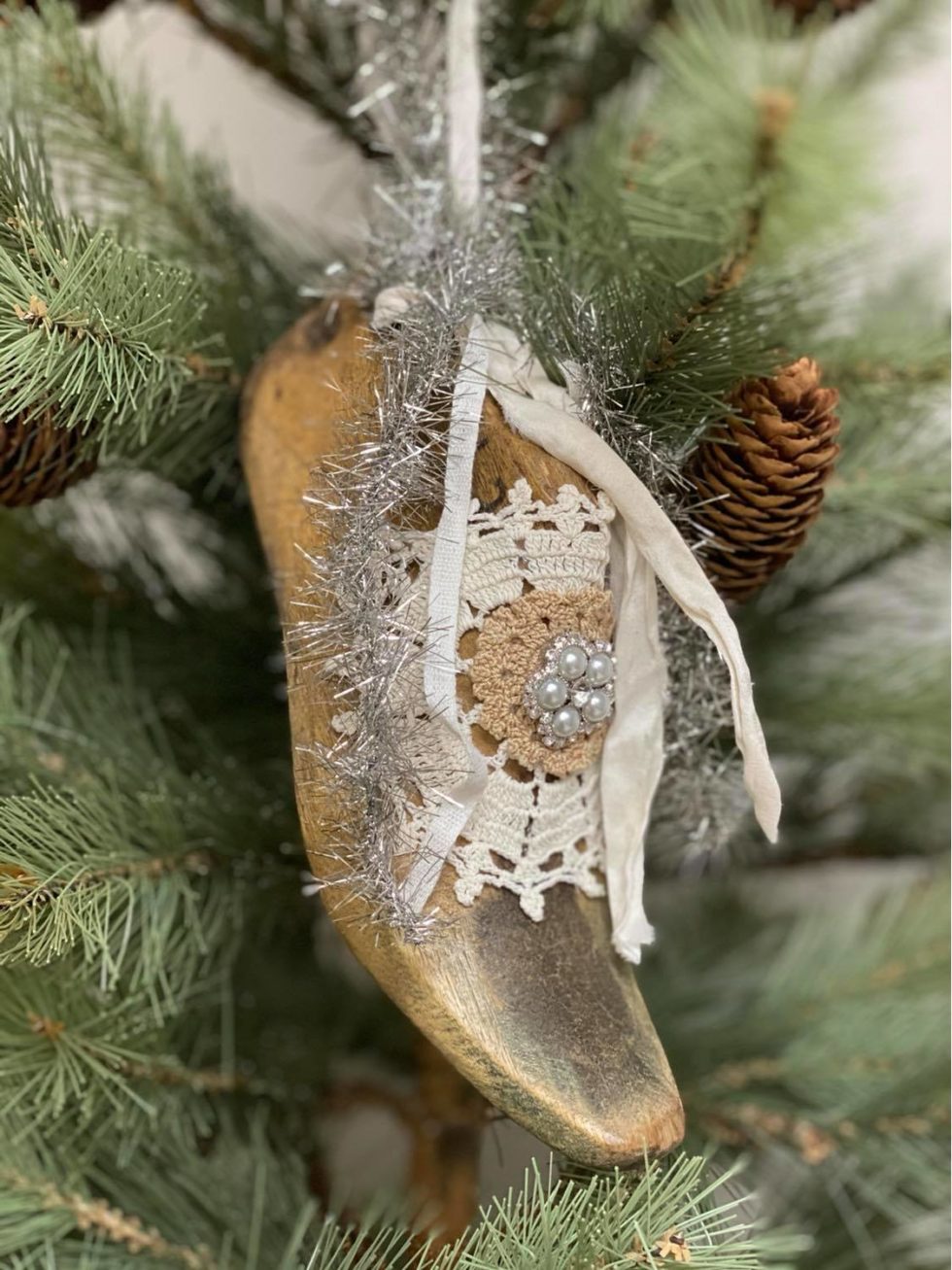 Wooden Shoe Insert Makeover - The Shabby Tree