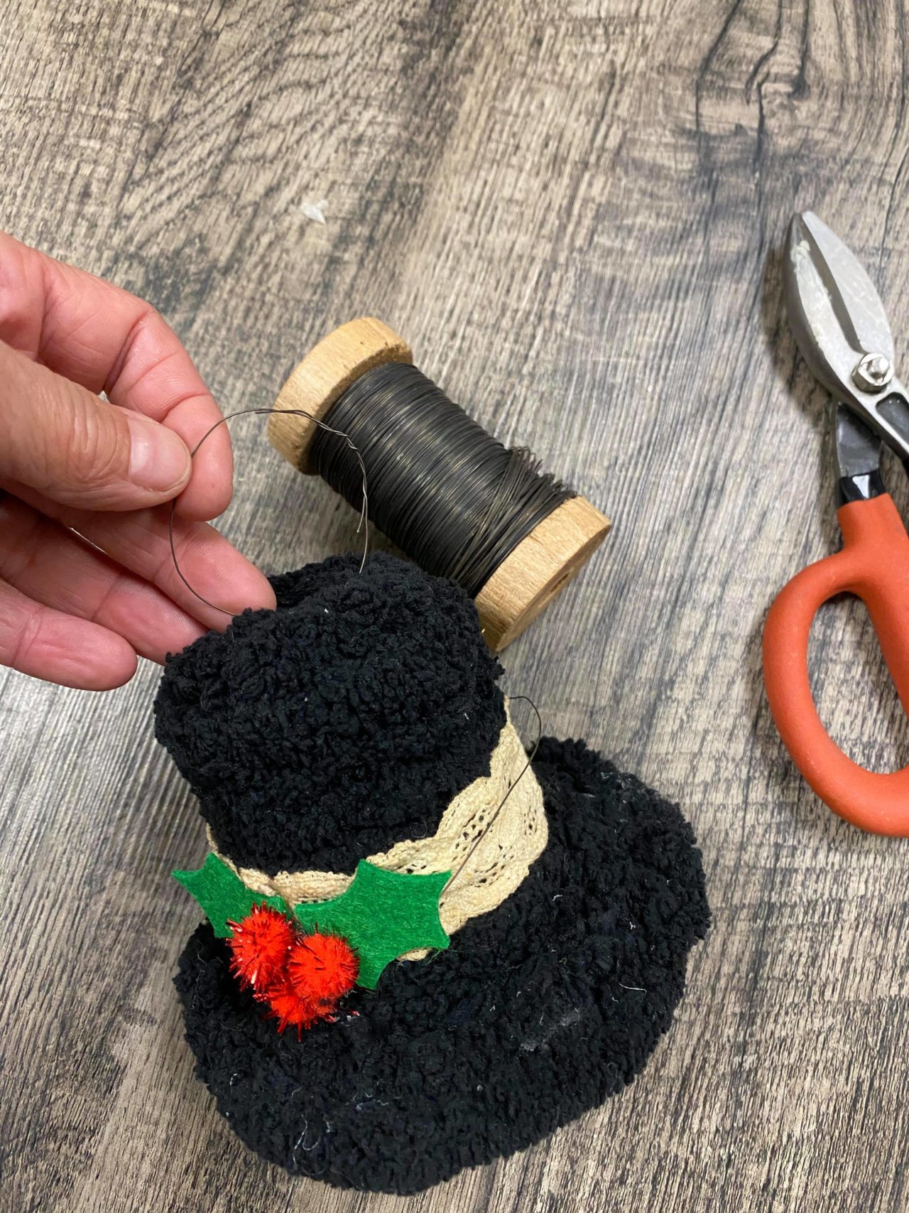 DIY Snowman Hat Ornament - The Shabby Tree