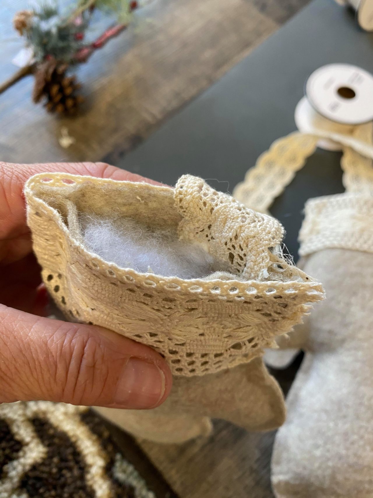 DIY Decorative Felt Mittens - The Shabby Tree