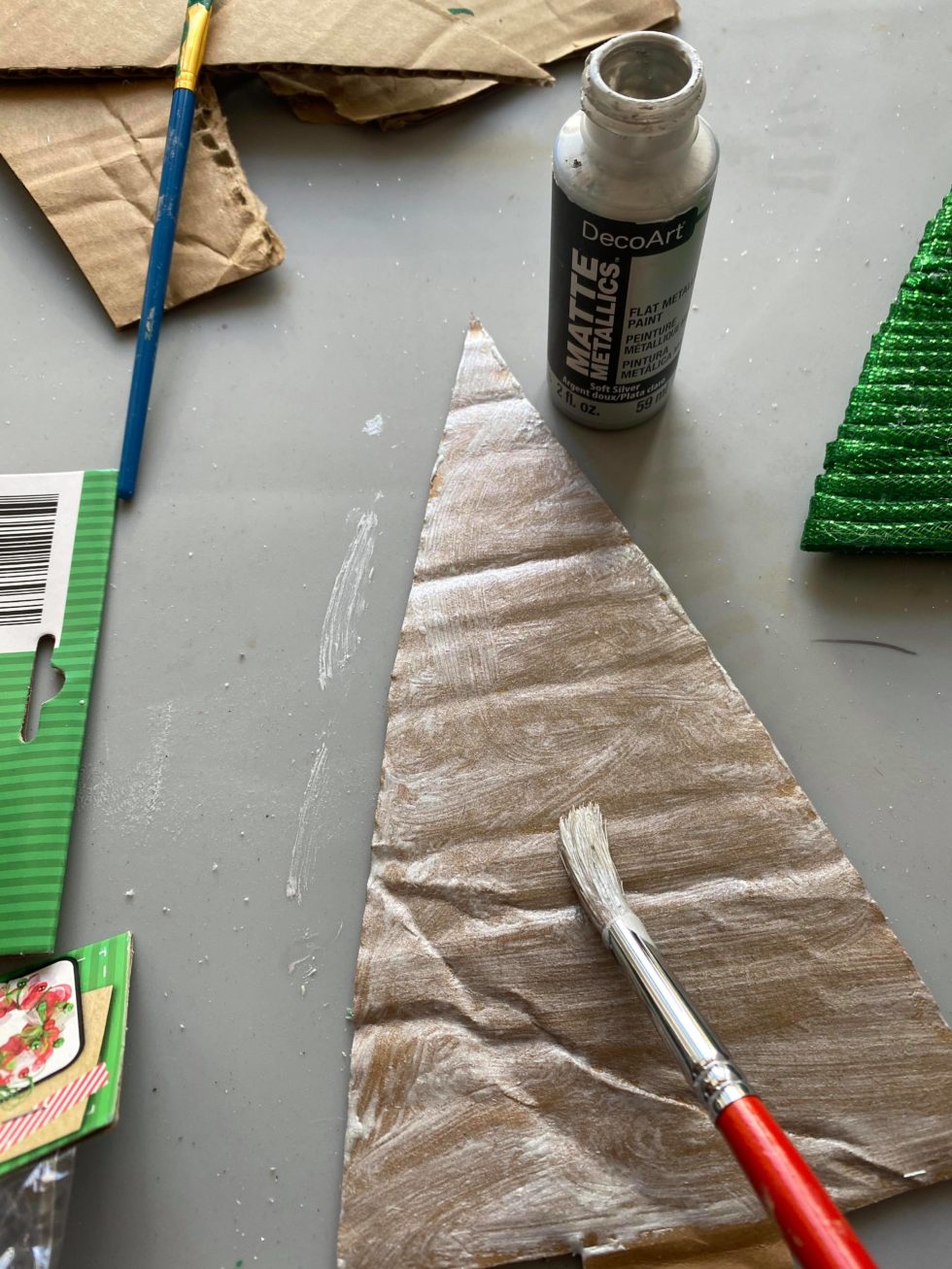 DIY Mesh Tube Tree Ornament - The Shabby Tree