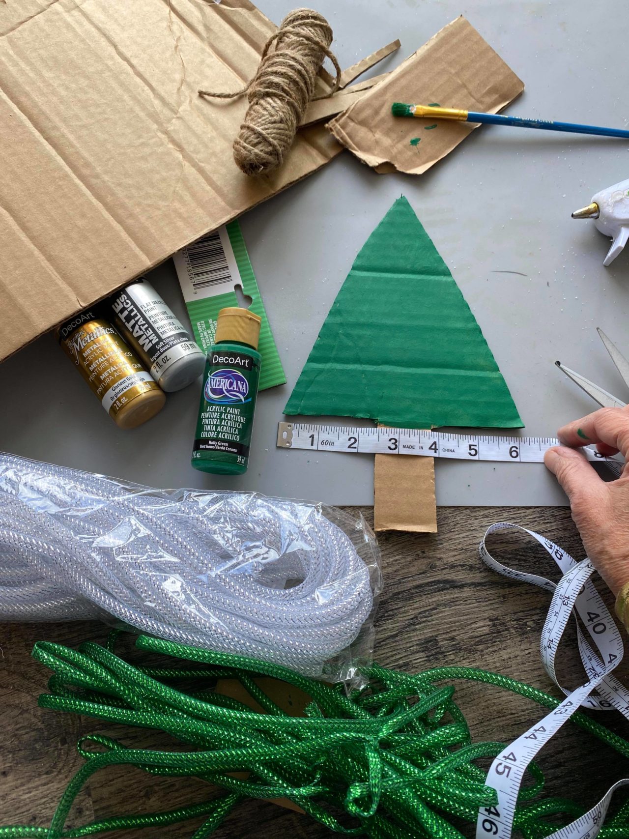 DIY Mesh Tube Tree Ornament - The Shabby Tree