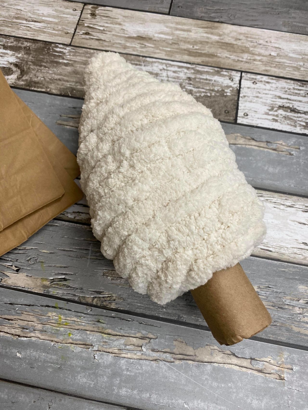 DIY Chunky Yarn Tree - The Shabby Tree