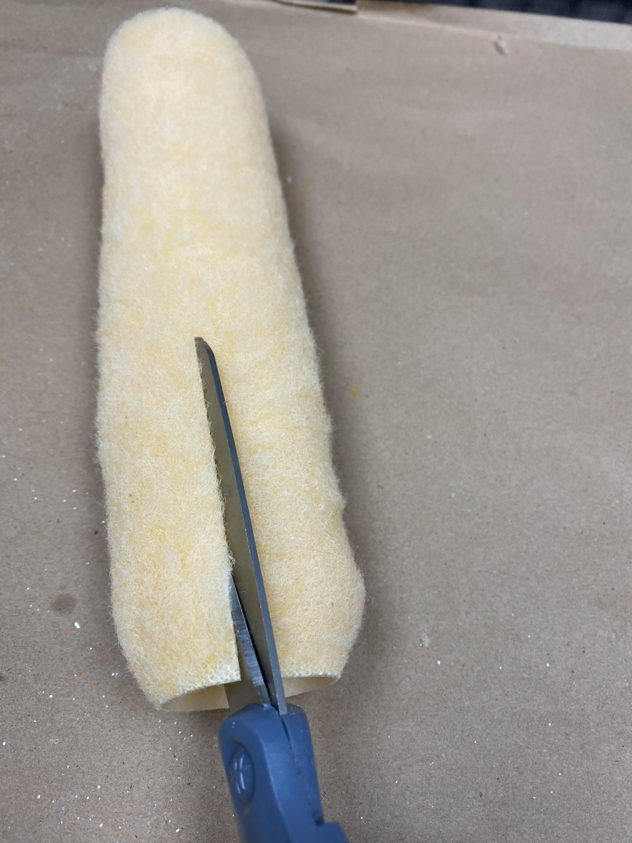 DIY Paint Roller Carrots - The Shabby Tree