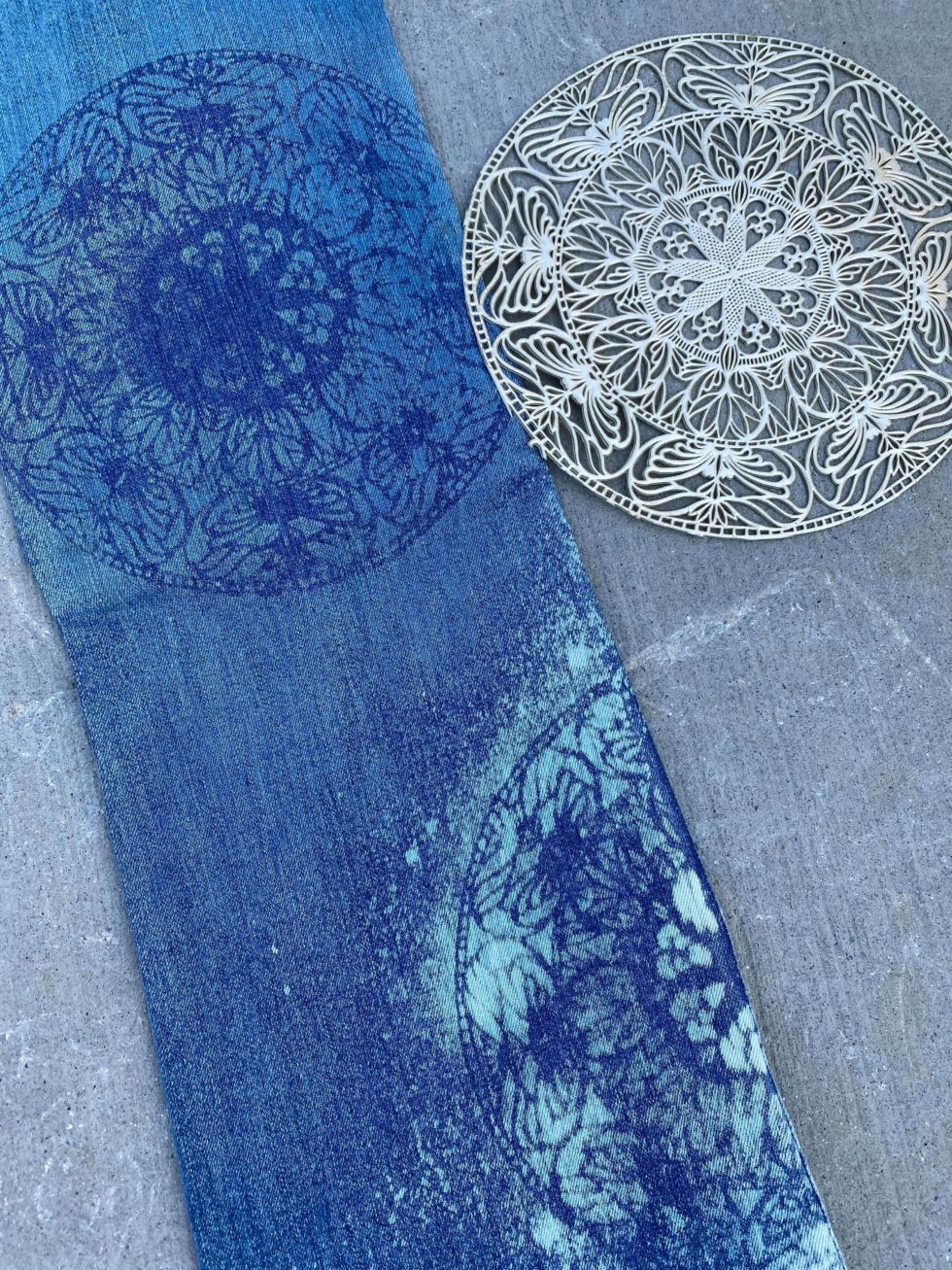 DIY Bleach Printed Jeans - The Shabby Tree