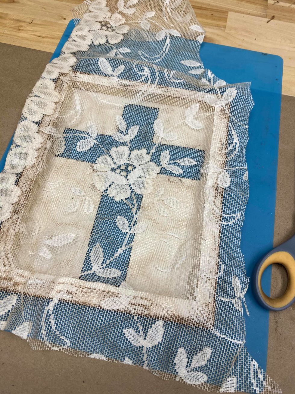 DIY Dollar Tree Canvas Cross - The Shabby Tree