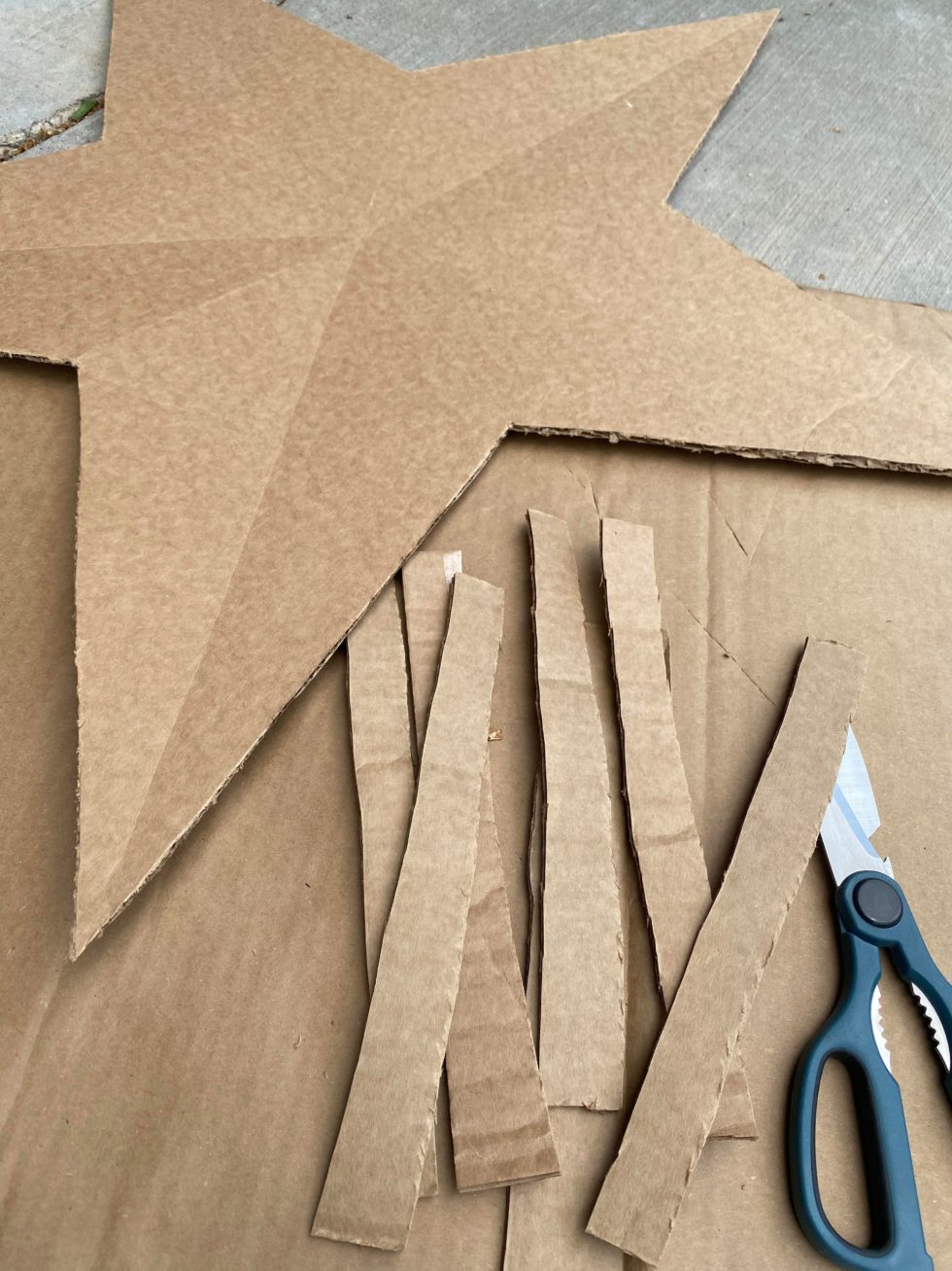 DIY Cardboard Barn Star - The Shabby Tree