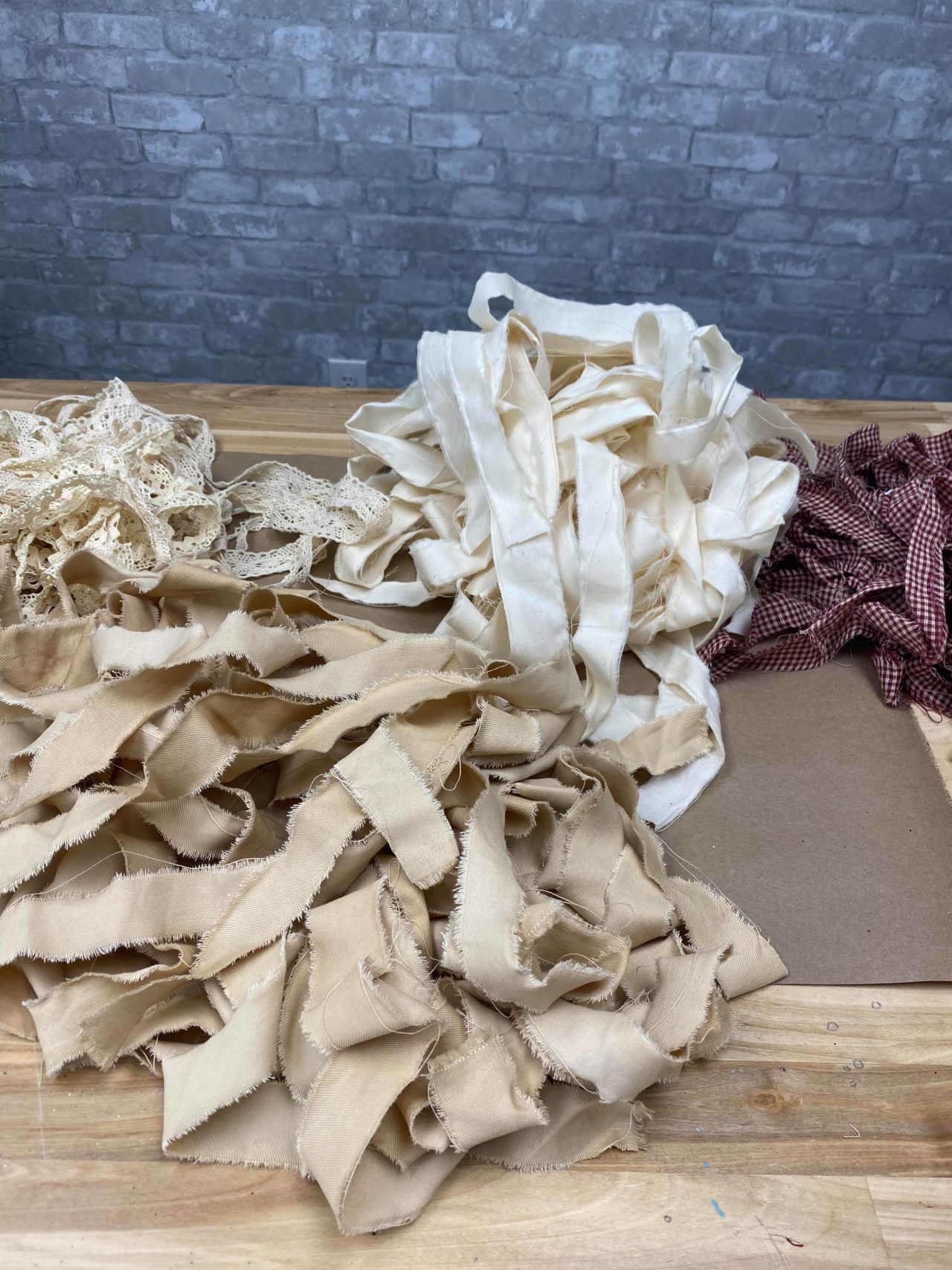 DIY Primitive Rag Bow - The Shabby Tree