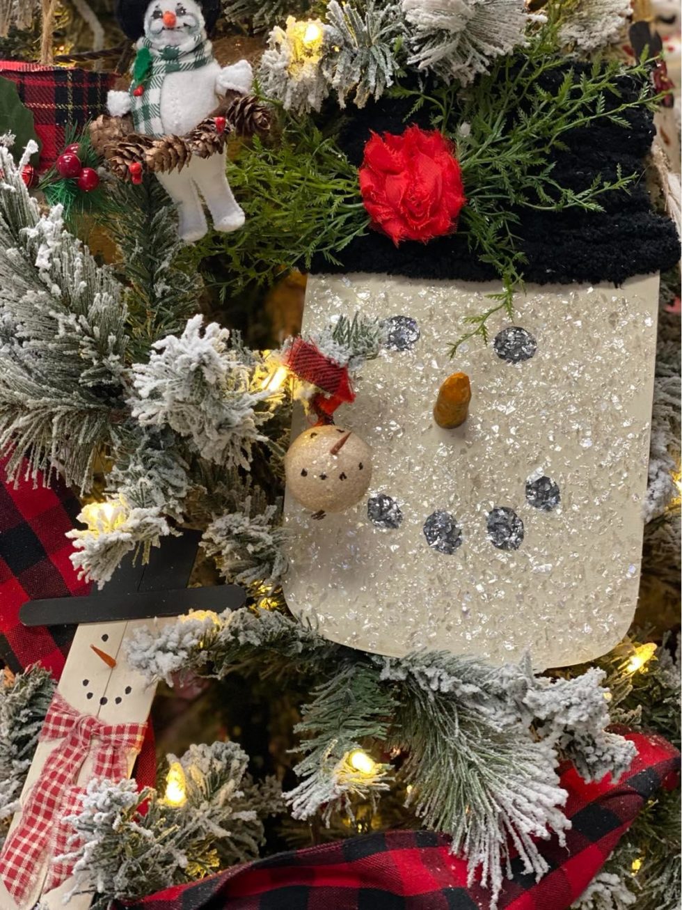 Snowman Tree “2021” - The Shabby Tree