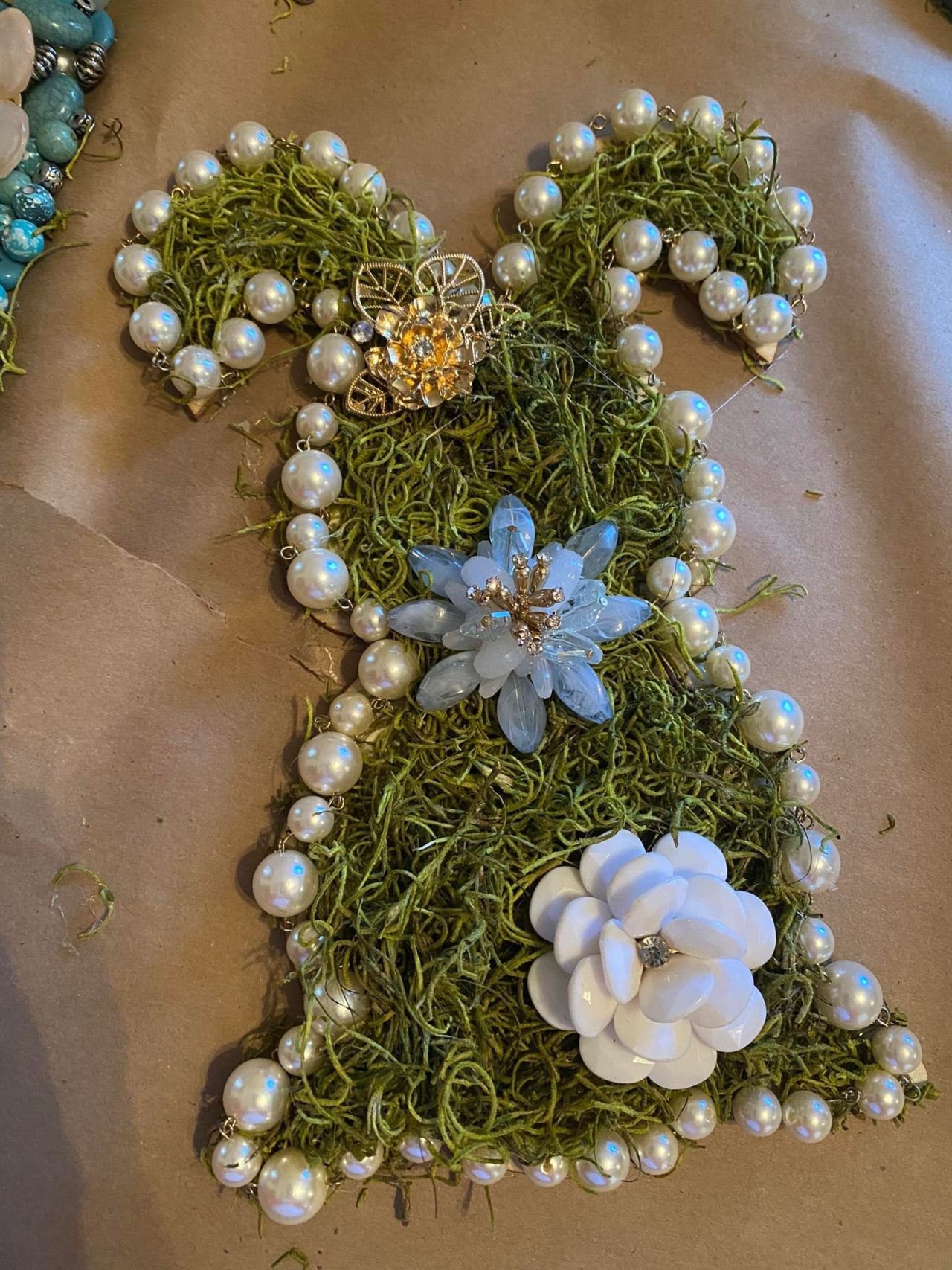 DIY Moss Embellished Bunny - The Shabby Tree