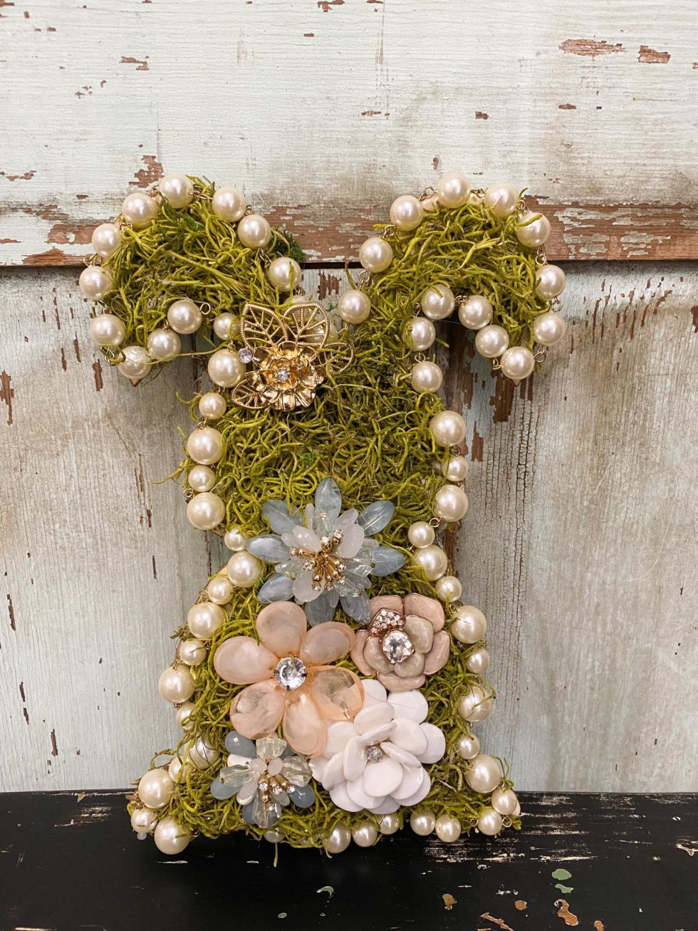 DIY Moss Embellished Bunny - The Shabby Tree