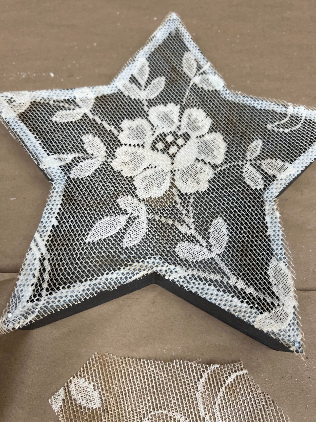 DIY Light Up Star - The Shabby Tree