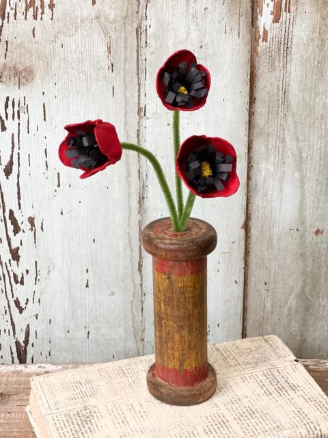DIY Poppy Using An Egg Carton - The Shabby Tree