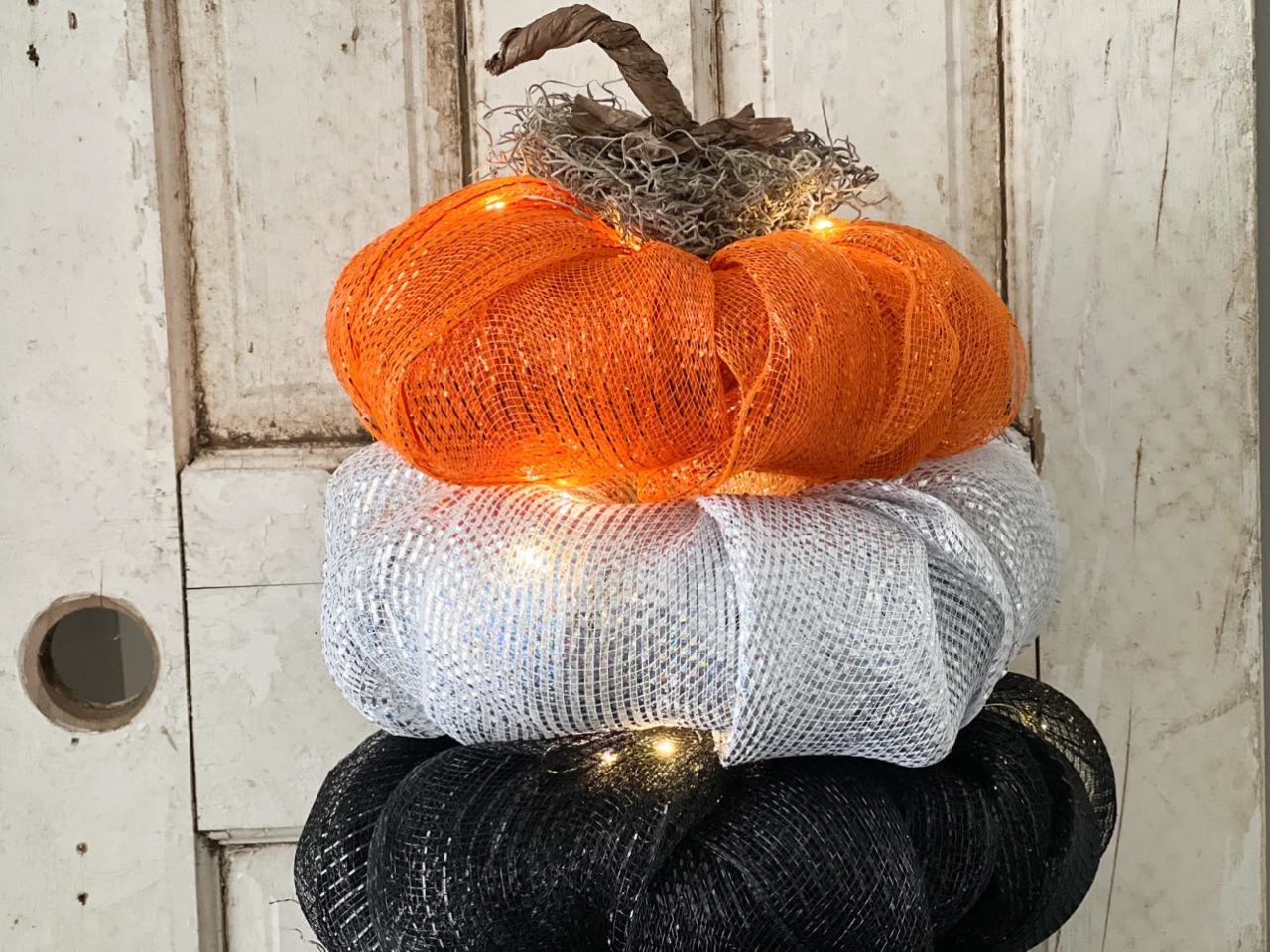 DIY Pumpkin Using Mesh Ribbon - The Shabby Tree