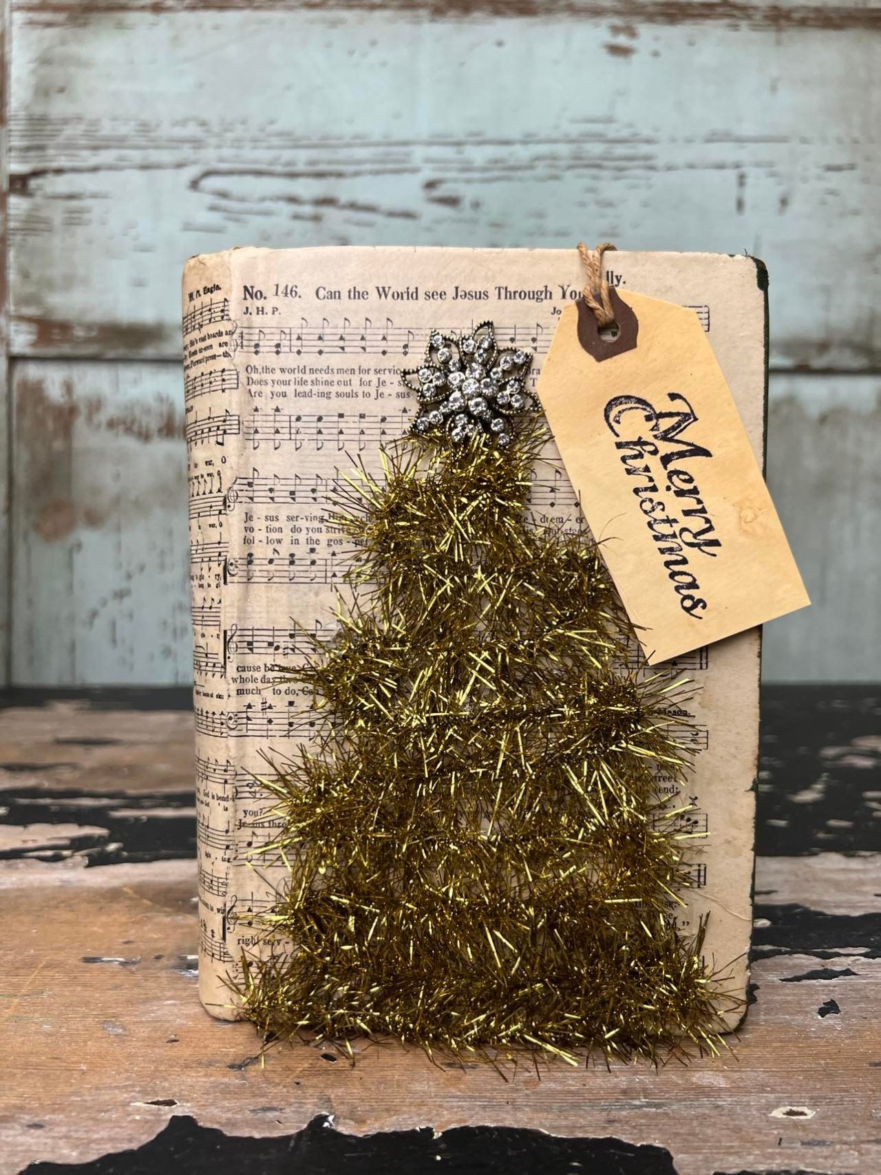 DIY Book Decoration - The Shabby Tree