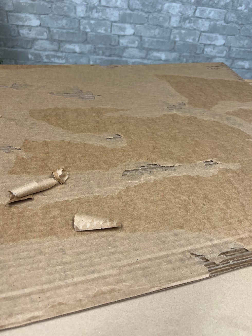 DIY Heart Sign Using Cardboard - The Shabby Tree