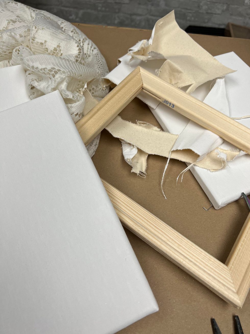 DIY Lamp Using Art Canvas - The Shabby Tree