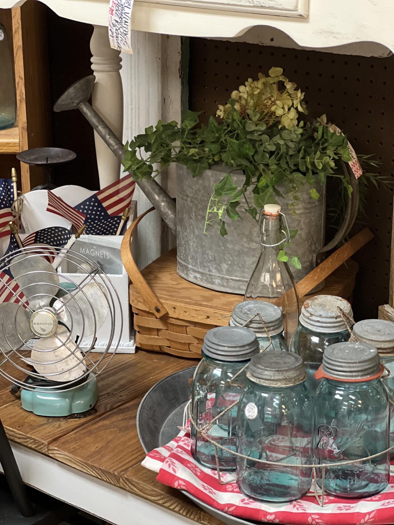 The Shabby Tree Booth - The Shabby Tree