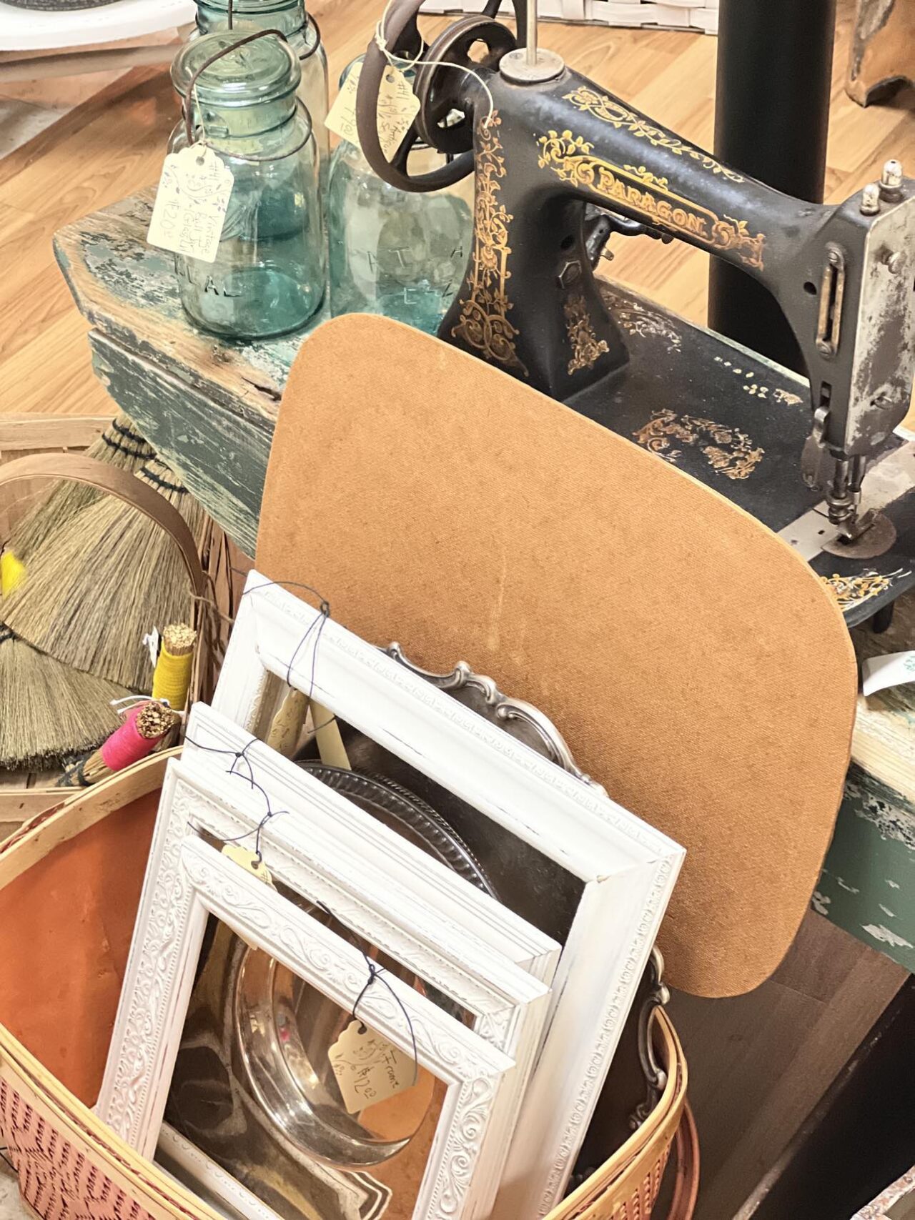 The Shabby Tree Booth - The Shabby Tree