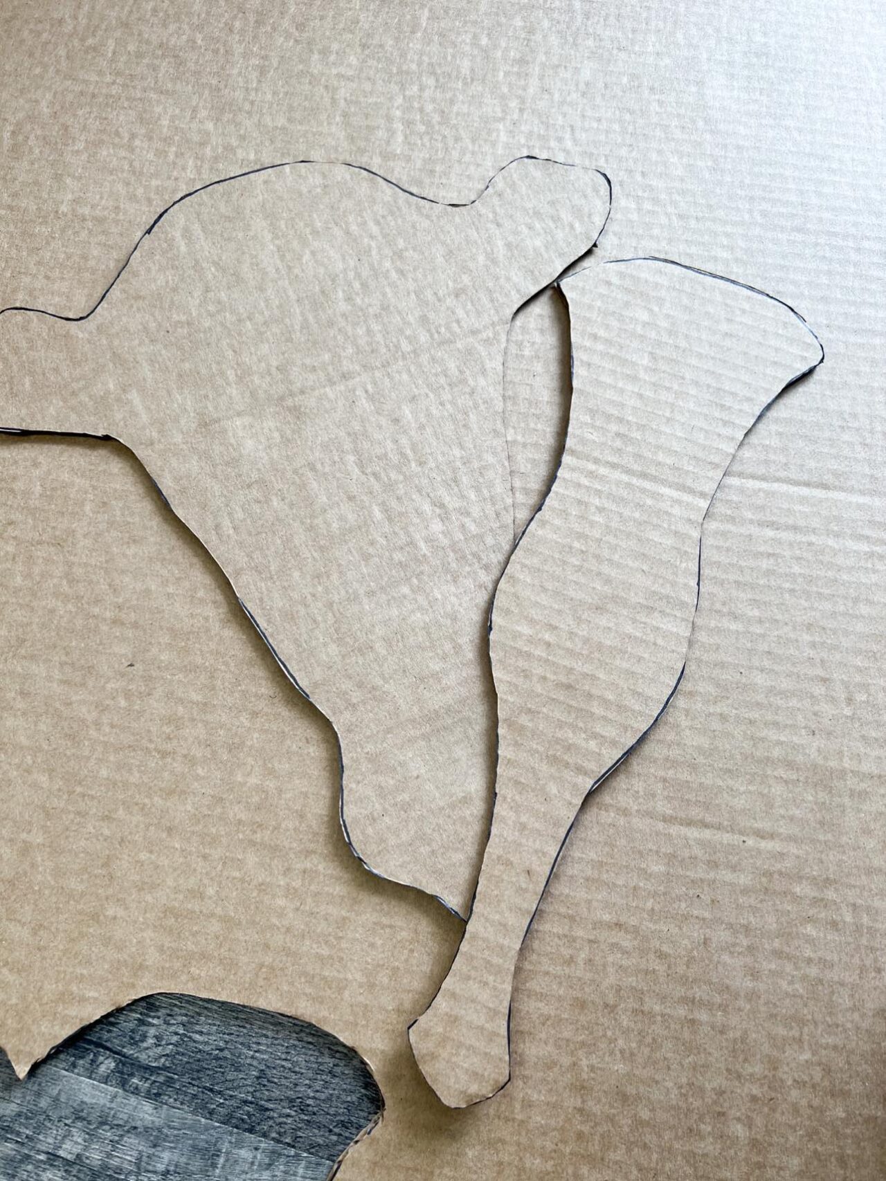 DIY Cow Head Using Cardboard - The Shabby Tree