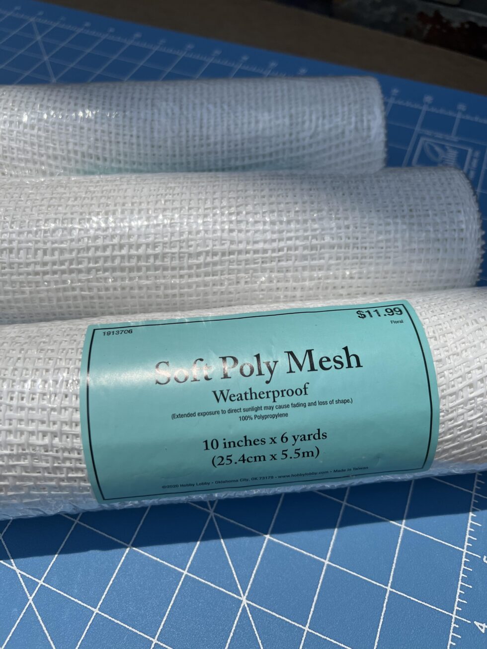 How To Make A Daisy Wreath Using Mesh Ribbon - The Shabby Tree