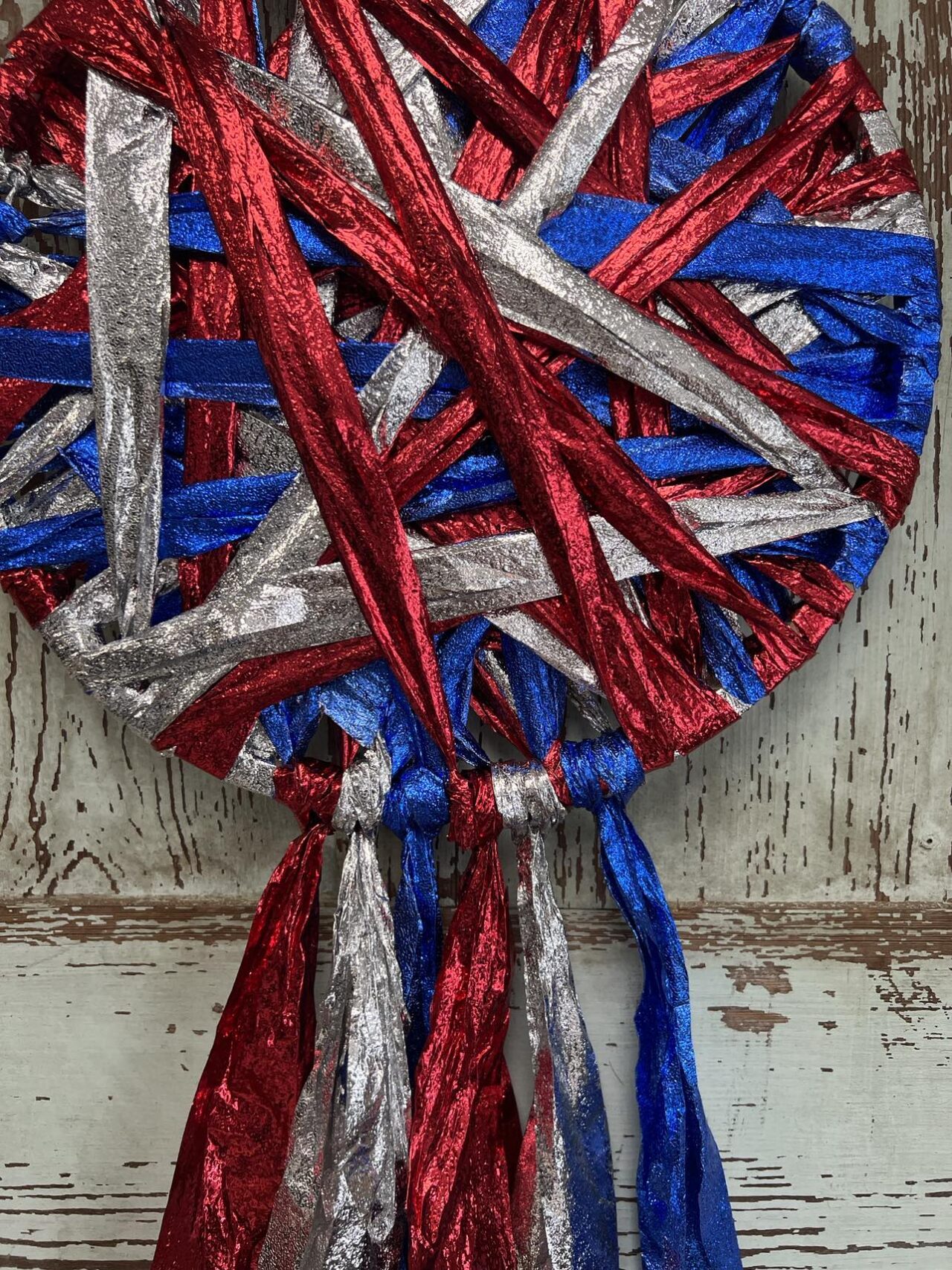 How To Use Dollar Tree Streamers To Make An Americana Decoration - The ...