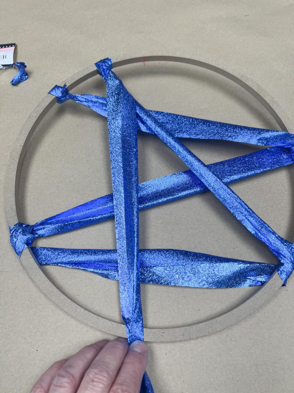 How To Use Dollar Tree Streamers To Make An Americana Decoration - The ...