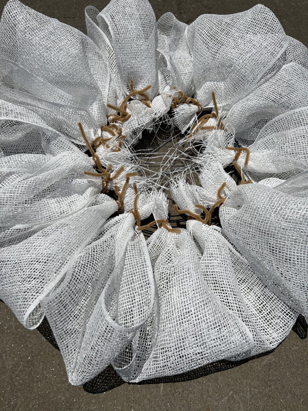 How To Make A Daisy Wreath Using Mesh Ribbon - The Shabby Tree