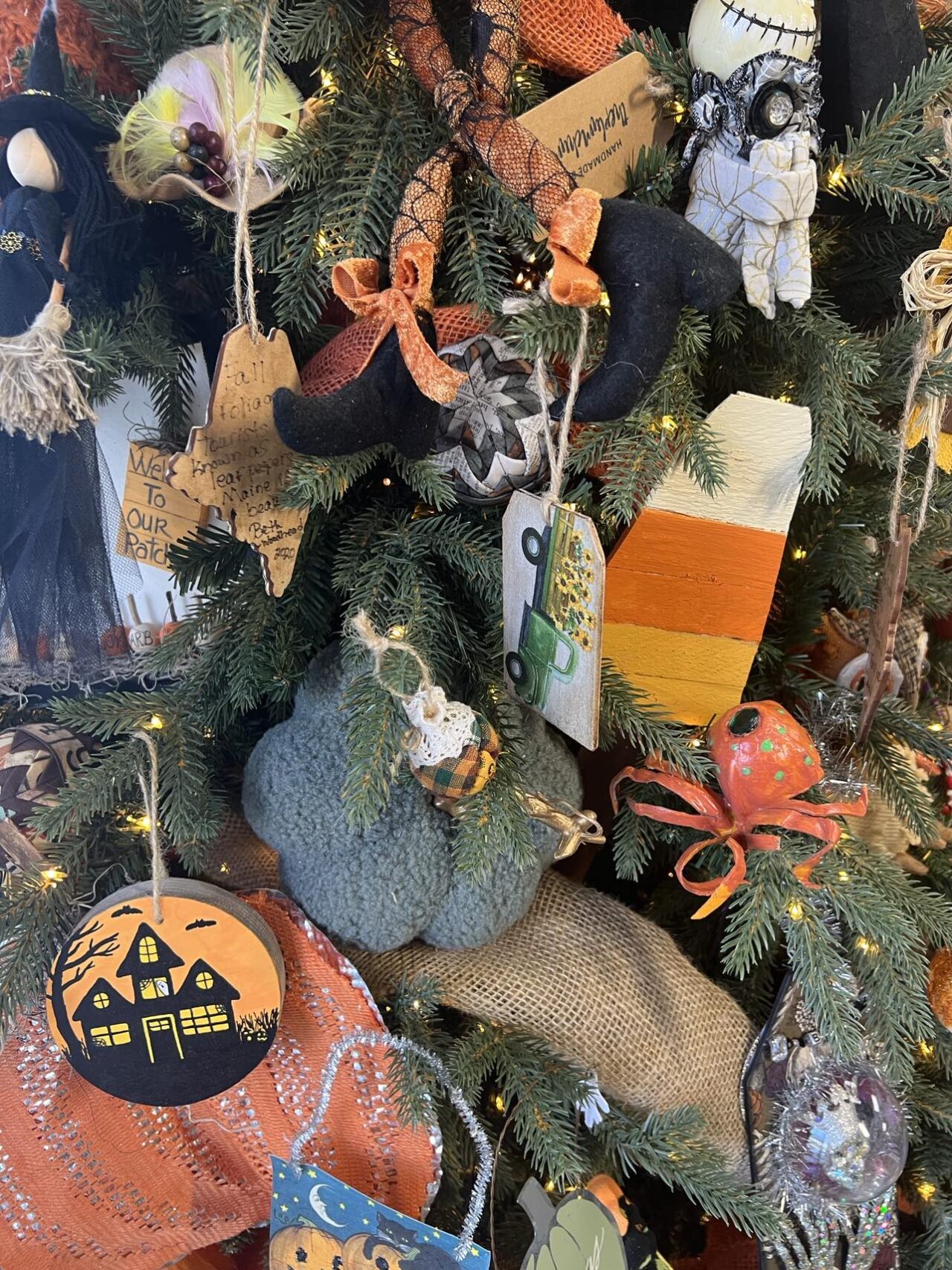 How To Decorate A Halloween Tree - The Shabby Tree