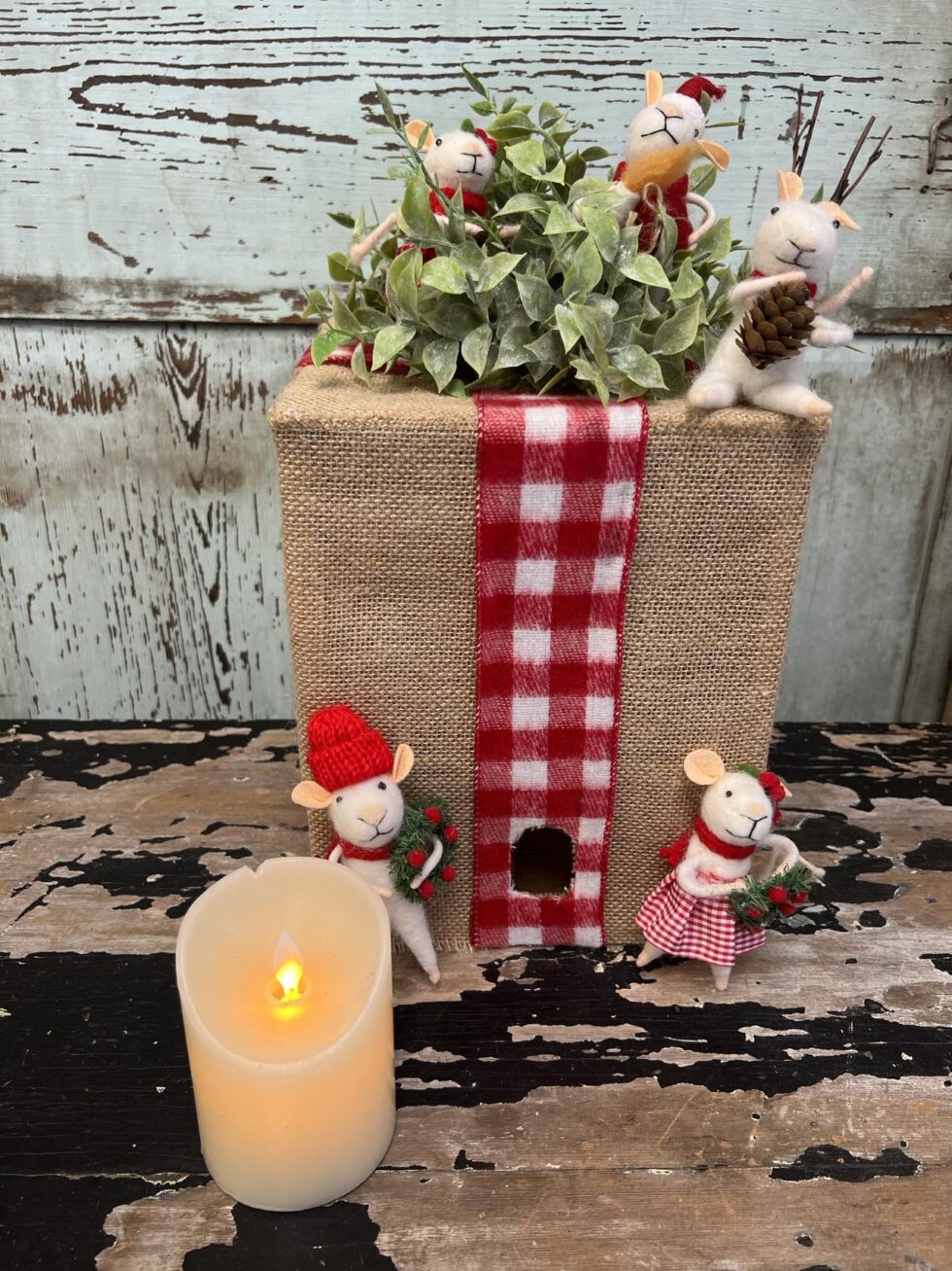 How To Make A Lighted Christmas Gift Box - The Shabby Tree