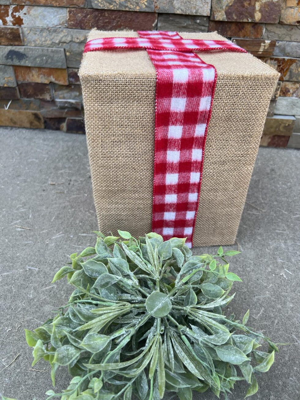 How To Make A Lighted Christmas Gift Box - The Shabby Tree