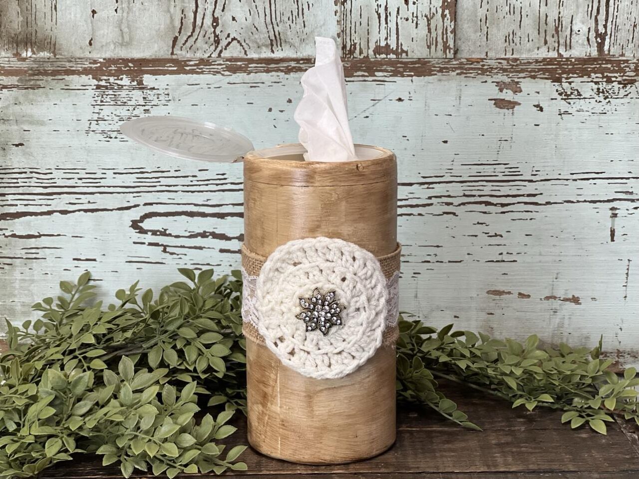 How To Make A Tissue Holder Out Of A Clorox Wipe Container - The Shabby ...