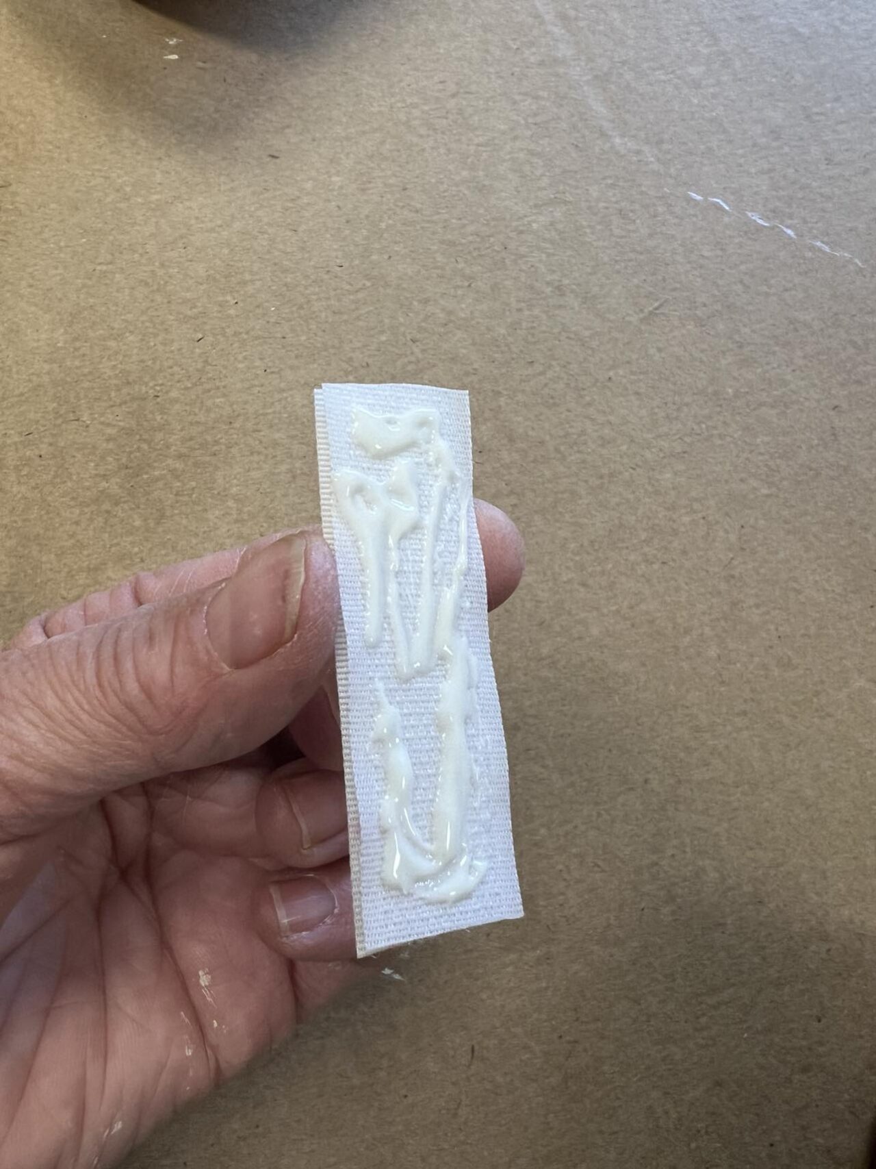 How To Make A Tissue Holder Out Of A Clorox Wipe Container - The Shabby ...