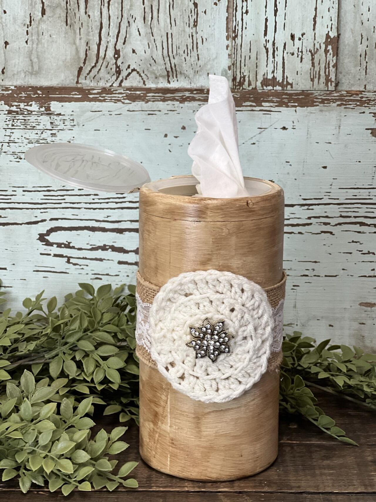 How To Make A Tissue Holder Out Of A Clorox Wipe Container - The Shabby ...